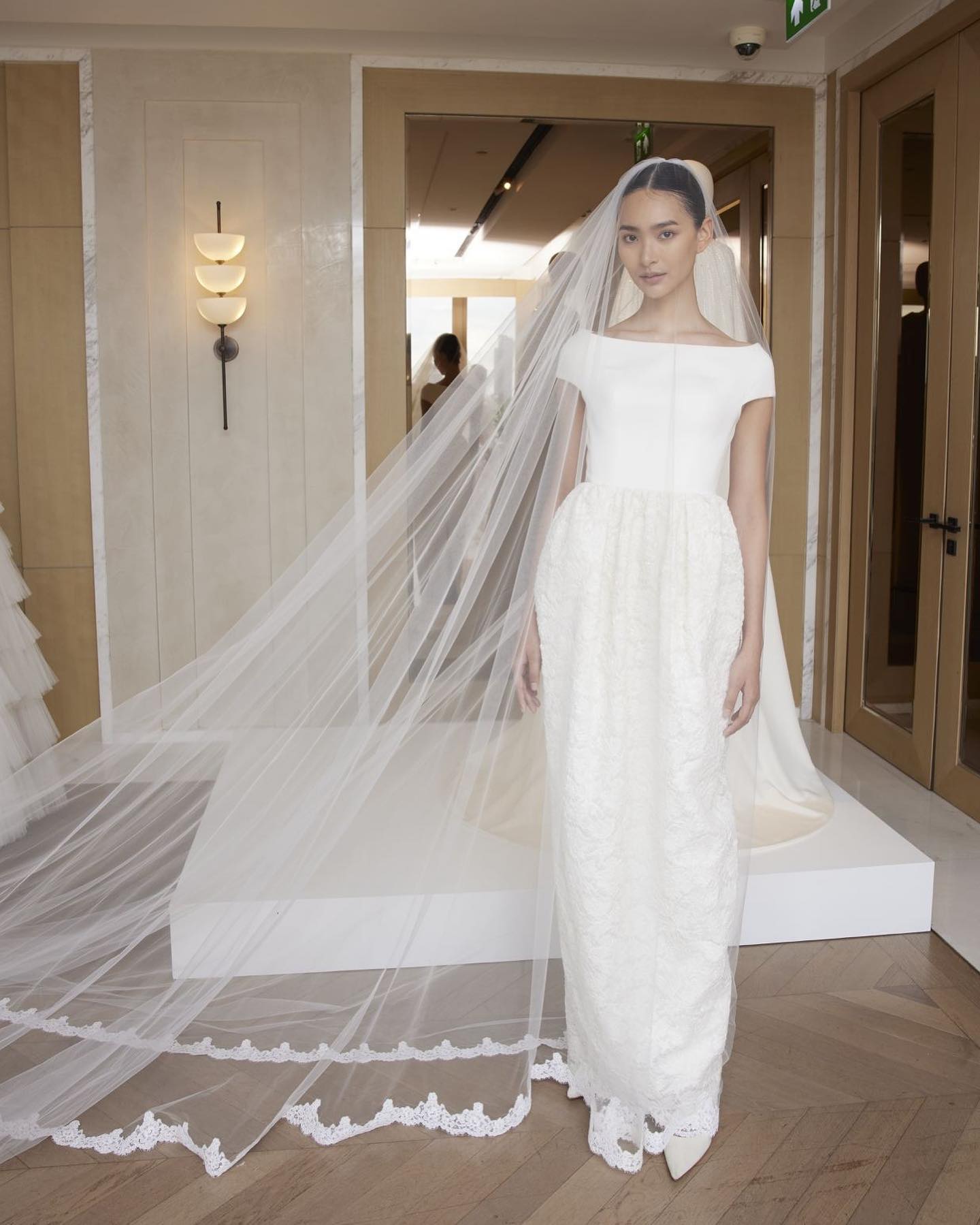 เปิดที่มา “JUNE BRIDE” พร้อม 10 ชุดเจ้าสาวคอลเลคชั่นล่าสุดจาก ‘ASAVA ...